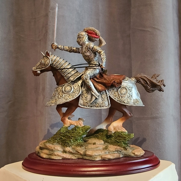 Other | Design Toscano Medieval Charging Knight On Horse Desktop Table ...